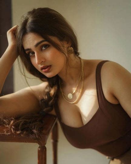 Ayesha Khan Hot And Stunning Pics