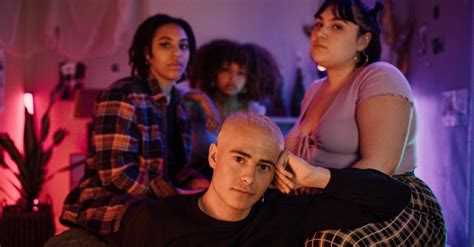 The Difference Between Dating Men And Women According To Bi People