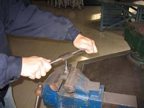 锯东西还有这么多讲究，钳工的锯削工具有哪些你知道吗？ 知乎