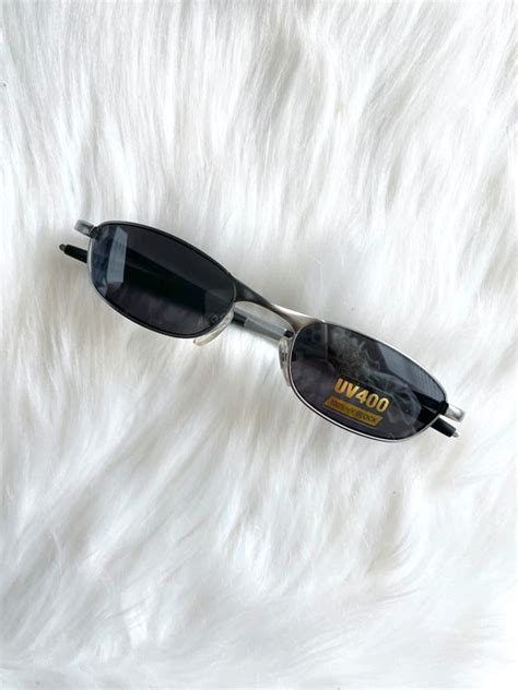 Vintage Reflective Silver Gem