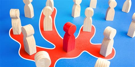 Centralized Vs Decentralized Data Governance Which Is Right For Your