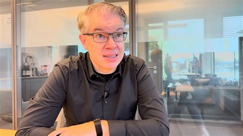 Von Schimpanse Zerfleischt Carla Nash Verlor Augen Nase Und Lippen Jetzt Zeigt Sie Ihr Neues