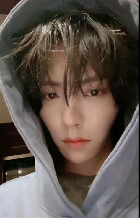 Pin By Wiko On Xiao Yu Liang Kpop Guys Professional Dancers Actors