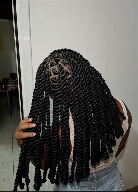 Classic Rope Twists With A Defined Part Twist Braid Hairstyles Cool