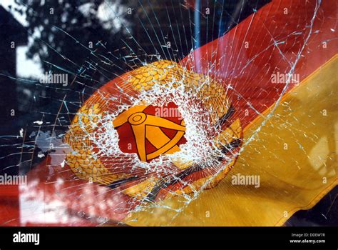 Ddr Fahne Stockfotos Und Bilder Kaufen Alamy