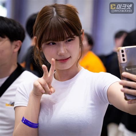 고라니율 크리에이터 미디어대전 트위치 부스 쉼터에서의 고라니율 직찍 직찍 미크넷 AV 뉴스 AV 품번 일본 그라비아 국내 웹화보 정보