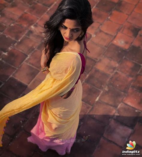 Keerthi Pandian Photos Telugu Actress Photos Images Gallery Stills And Clips