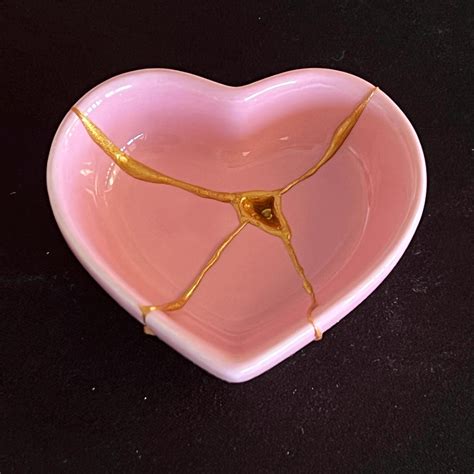Kintsugi Pink Heart Dish Golden Repair T Kintsugi Pottery