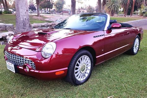Ford Thunderbird 2004