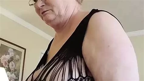 Horny Granny Loves To Show How She Pleasures Herself Xhamster
