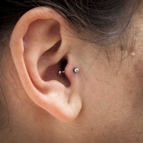 Tragus Piercing Guide Video Freshtrends Blog Ear Piercings Tragus