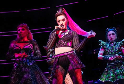 ‘six The Musical Review Minimal Stagecraft Maximum Fun Sg Magazine