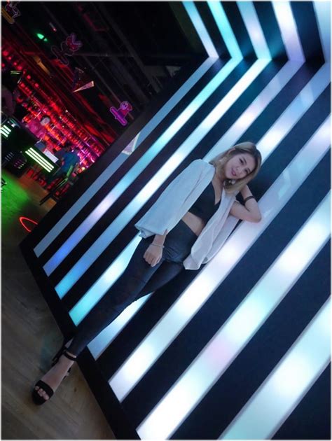 Malaysian Influencer Iris Lim Simplysxy