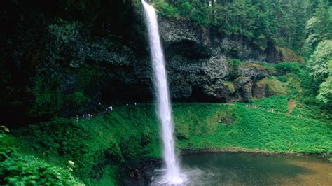 Oregons Largest State Park Boasts The Most Majestic Waterfalls In The