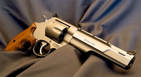 Smith And Wesson Revolver 45 Ikumen
