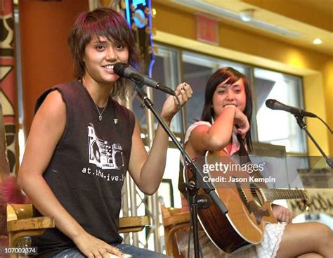 Meg And Dia Frampton
