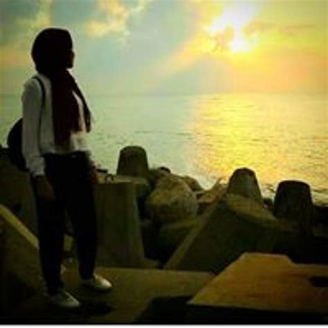 Stream Hagar Mohamed Music Listen To Songs Albums Playlists For