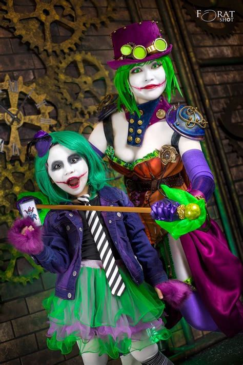 Yugana Senshi Cosplayer Yugana Senshi Uon And Daughter Photographer