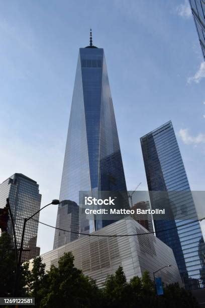 One World Trade Center Atau Freedom Tower Yang Berlokasi Di New York City Bangunan Modern