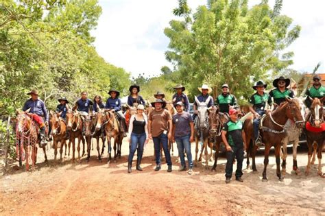 Bruna Pessoa Prestigia A Tradicional Cavalgada Da Família Barbosa Em