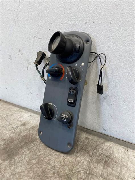 2005 Used Freightliner Columbia Sleeper Climate Control For Sale Dorr