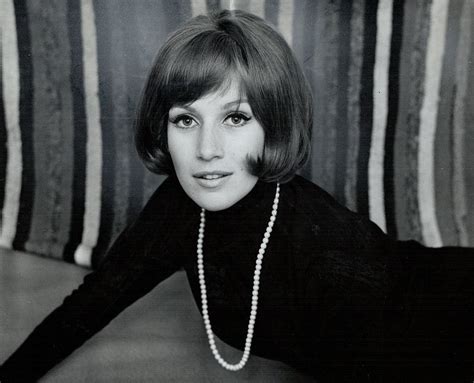 30 Of The Best Portraits Of A Young And Beautiful Maggie Smith