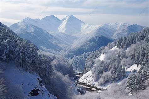 겨울에 눈 덮인 산 강원도 겨울 계곡 배경 일러스트 및 사진 무료 다운로드 Pngtree