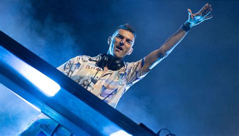 Gabry Ponte A Sanremo 2025 Dalla Malattia Degenerativa Al Testo Di Tutta Litalia Che Cita