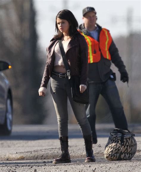 Selena Gomez Pregnant With Zedd S Baby Still In Love With Justin Bieber Baby Bump In New