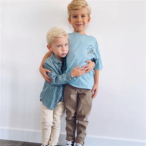 Henry And Milo Mason On Instagram Our Mom Bribed Us With A Cookie To
