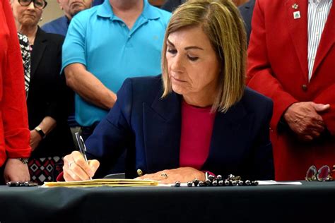 Iowa Bans Lessons On Gender Identity Sexual Orientation In K 6