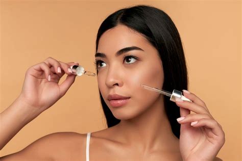 Foto Bolehkah Retinol Dipakai Bersamaan Dengan Kandungan Skincare Lain