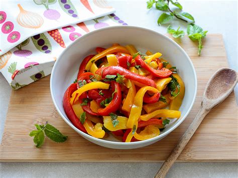 Peperoni In Padella Il Fresco Contorno Estivo Facile E Veloce Ricette