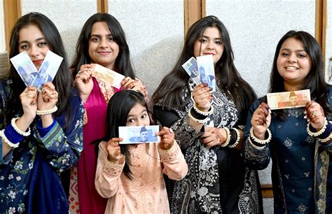 Girls Happy To Show Their Eidi Eid Ts Given By Their Elders During