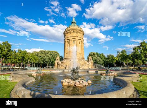 Wasserturm Mannheim Panorama Fotos Und Bildmaterial In Hoher Auflösung Alamy