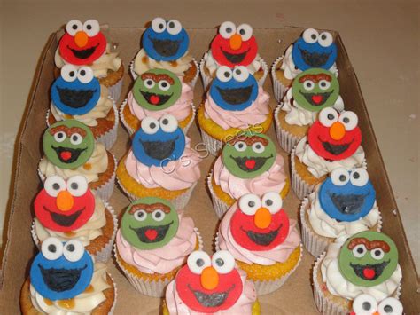 Elmo And Cookie Monster Cupcakes