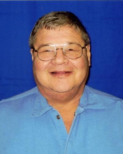 Robert Eugene Jones Obituary 2024 River Oaks Tx Goglin Funeral Homes Yankton