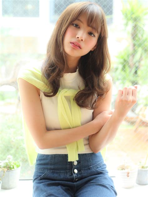 丸顔女子に似合うロングヘアは？小顔見えする髪型＆オシャレに見えるヘアスタイルまとめ♡ 表参道・銀座・横浜・名古屋栄の美容室・美容院 Violet バイオレット