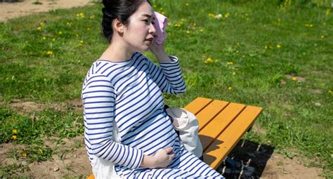 妊婦さんは暑さを感じやすい 妊娠中に取り入れたい暑さ対策術 LIVING ROOM