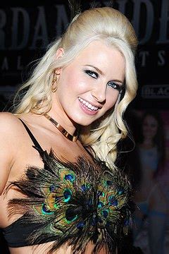 Avn Award For Female Performer Of The Year Wikipedia