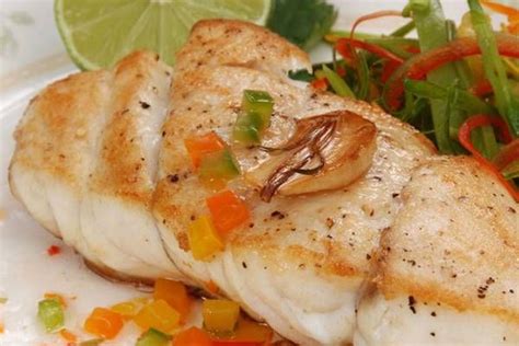 Белая рыба запечённая в духовке — рецепт на скорую руку | Grouper ...