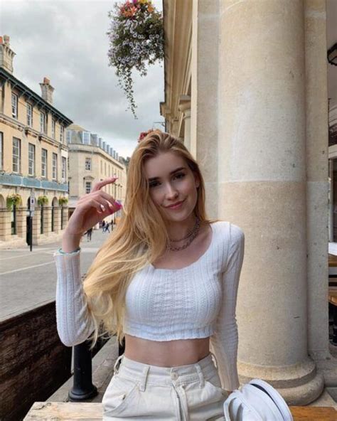 Biography Mia Maples Born March 18 1999 Initially Known As Ivorygirl48 Is A Renowned