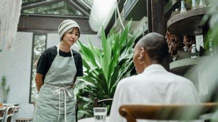 Arizona Waitress Serves Customers Who Think Chicken Ramen Is Vegetarian