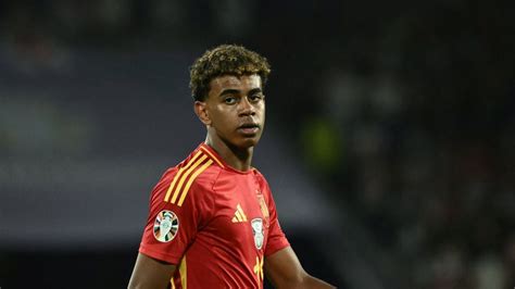 Maximum Assistant Of The Eurocopa Lamine Yamal Follows Exhibiting With