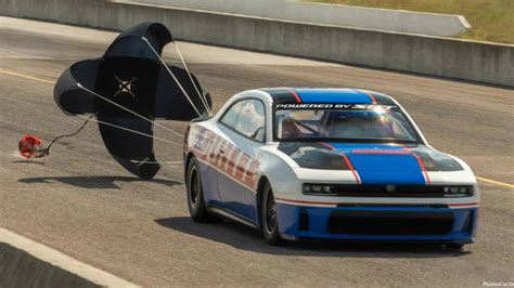 Dodge Charger Hustle Stuff Drag Pak 2025 La Bête Du Drag Racing