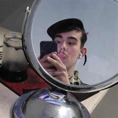 Ian Coutinho Ian Coutiinho • Threads Say More