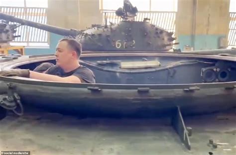 Desperate Putin Brings Tanks As Old As He Is Out Of Retirement Daily Mail Online
