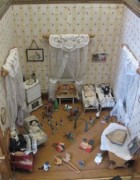 Susans Mini Homes Antique Dolls Room Boxes That I Wish I Had In My