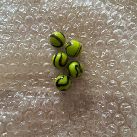 16mm Pk Of 5 Grasshopper Glass Marbles Players 58th Opaque Lime Green