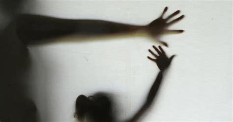 Mãe Flagra Marido Abusando Da Própria Filha E Homem é Linchado Bahia